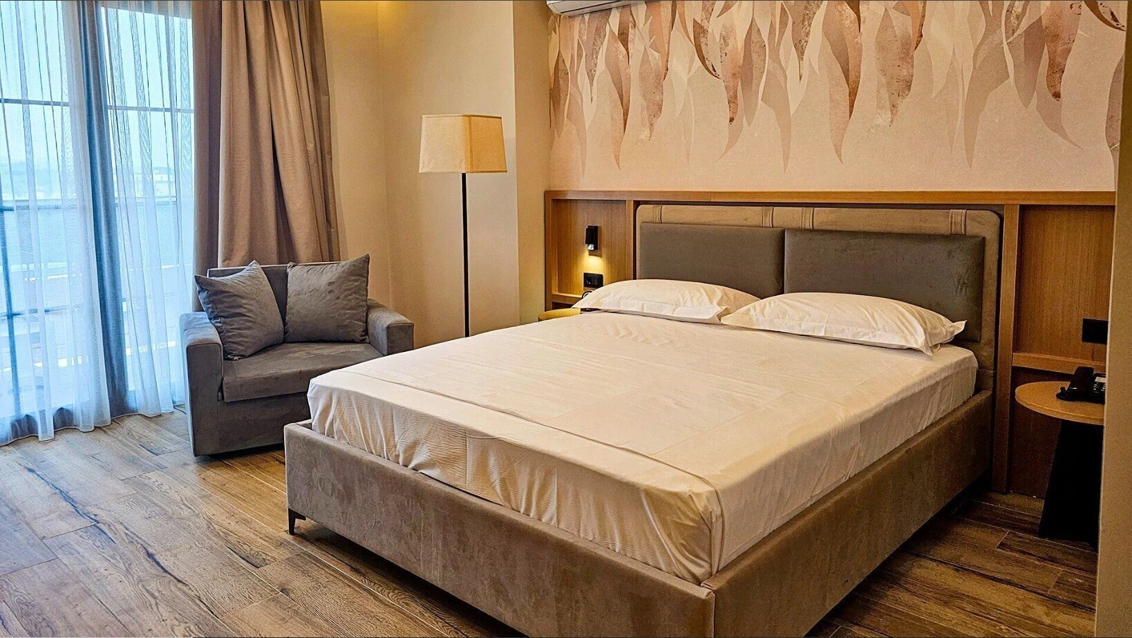 Fafa Sun - гарячий тур у Дуррес, Албанія